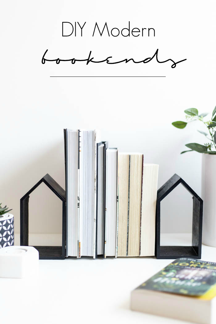 DIY Bookends [a Dollar Store DIY!] - dollardiys.com